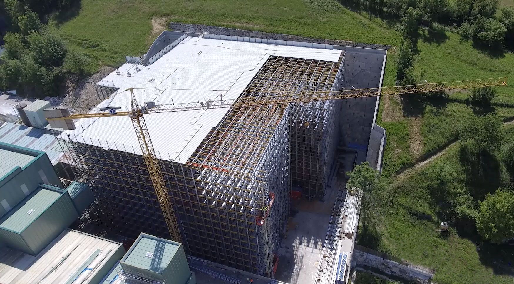 Clad-rack storage for 10,000 tons of paper | Polypal